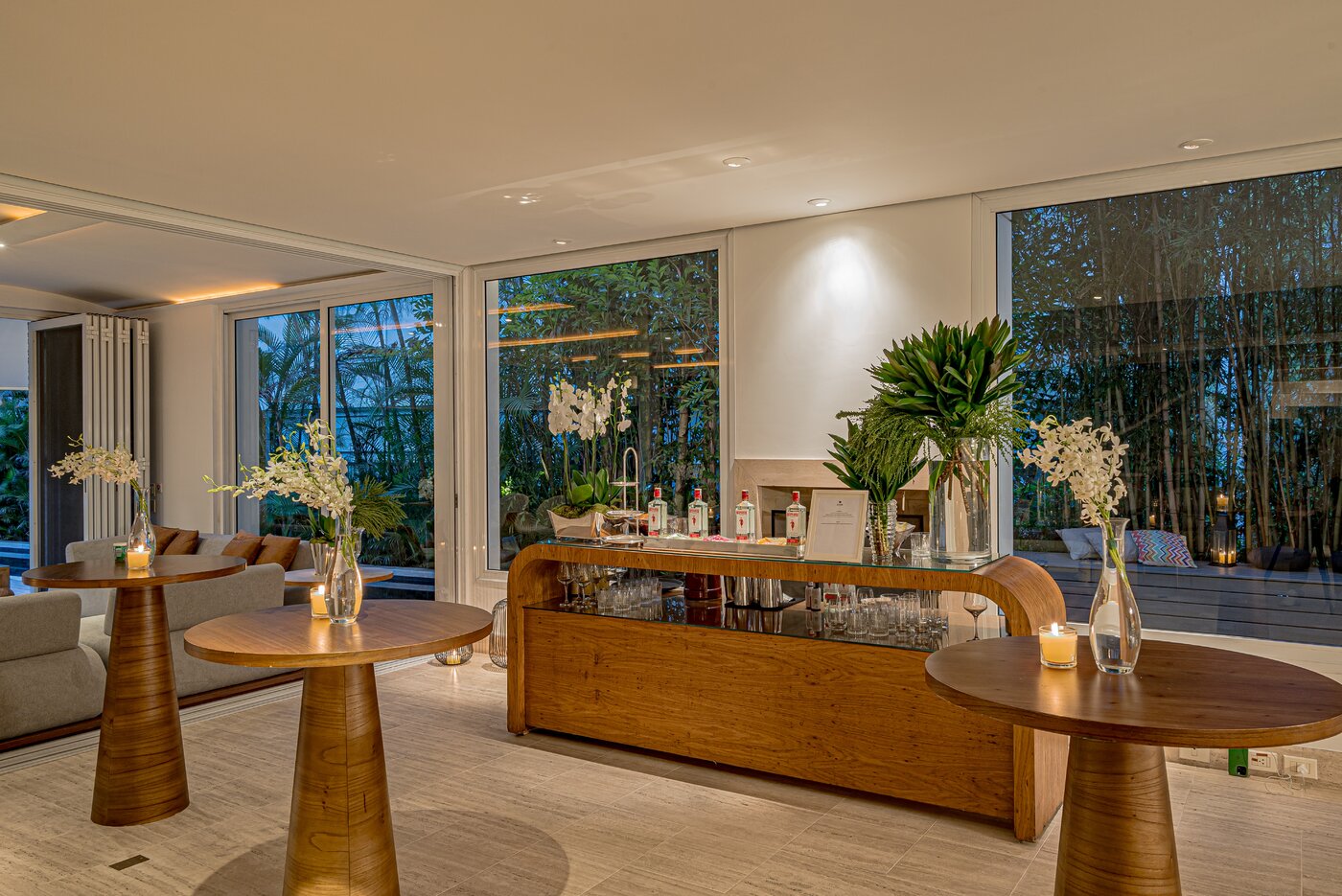 Bar Jobim (com prateleiras internas) - 100% Eventos - Móveis para Eventos