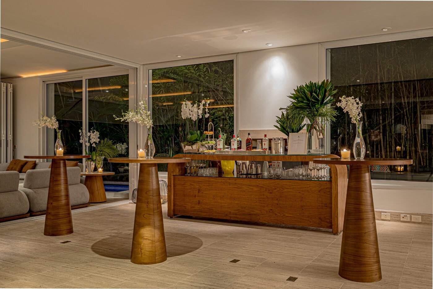 Bar Jobim (com prateleiras internas) - 100% Eventos - Móveis para Eventos